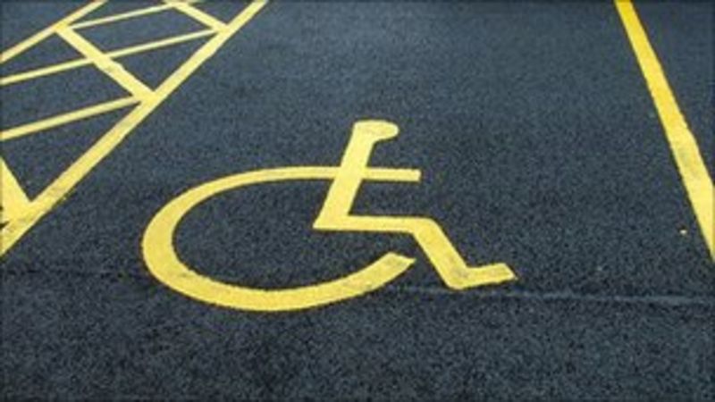 Free disabled blue badge parking could end in Oldham - BBC News