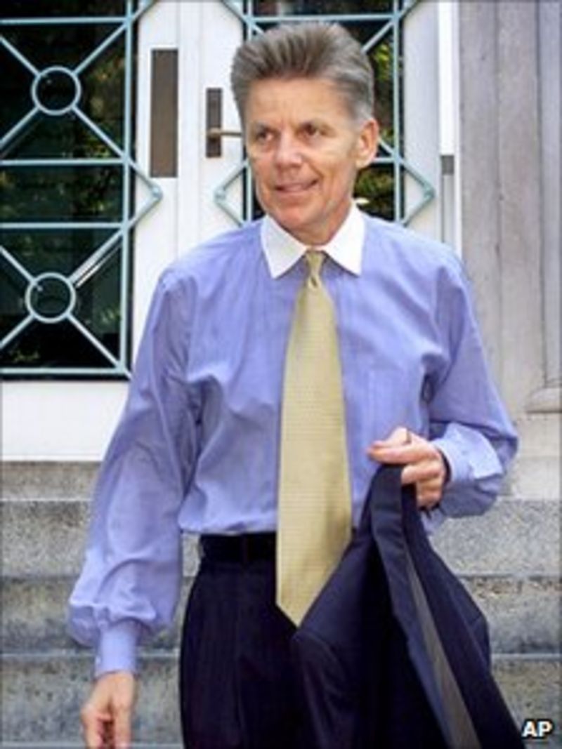 Gary Condit testifies at Chandra Levy murder trial - BBC News