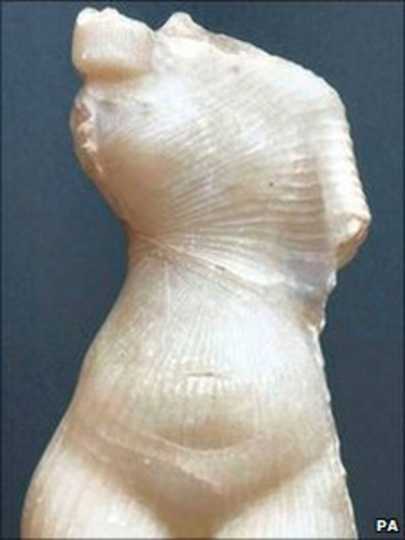 Fake statue Amarna Princess returns to Bolton Museum - BBC News