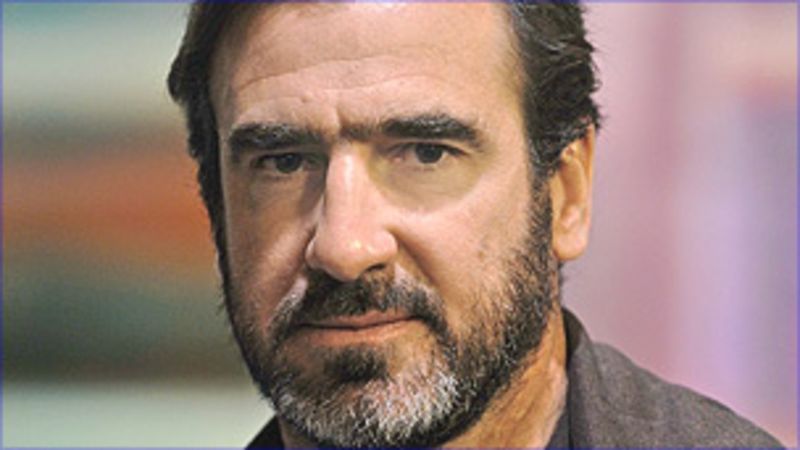 Would a mass cash withdrawal bring down the banks? - BBC News