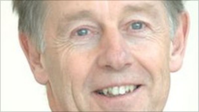 OBE for Cambridge University scientist Christopher Lowe - BBC News