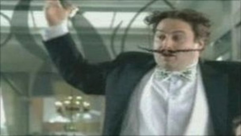 Album deal for star of 'irritating' Go Compare advert - BBC News