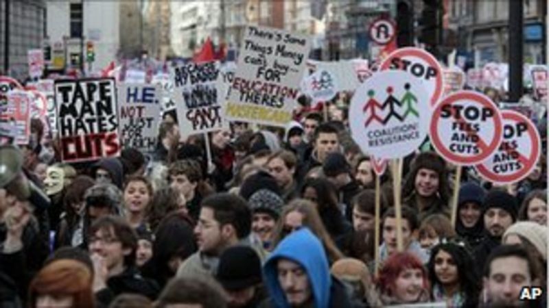 Student protests: Two bailed after London demonstration - BBC News