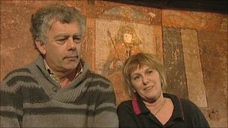 Mural of King Henry VIII uncovered in Somerset - BBC News