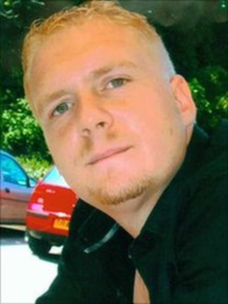 Samantha Stobbart tells of Raoul Moat gun terror - BBC News