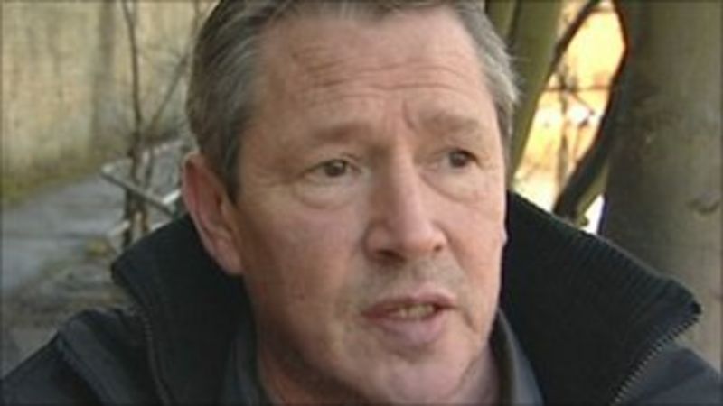 Father's plea to 'crossbow cannibal' Stephen Griffiths - BBC News