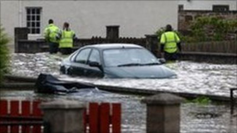 Elgin's £86m flood defence scheme work under way - BBC News