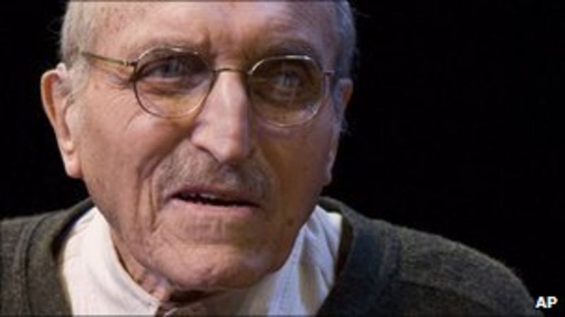 Seinfeld actor Len Lesser dies aged 88 - BBC News