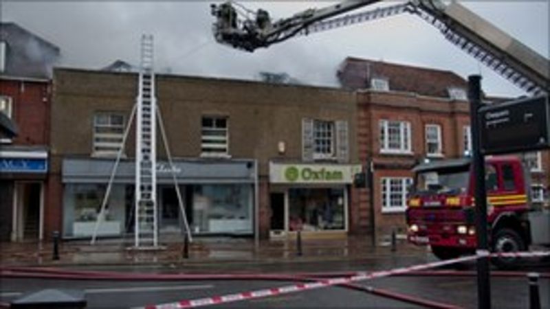 Oxfam shop fire closes high street in Billericay - BBC News