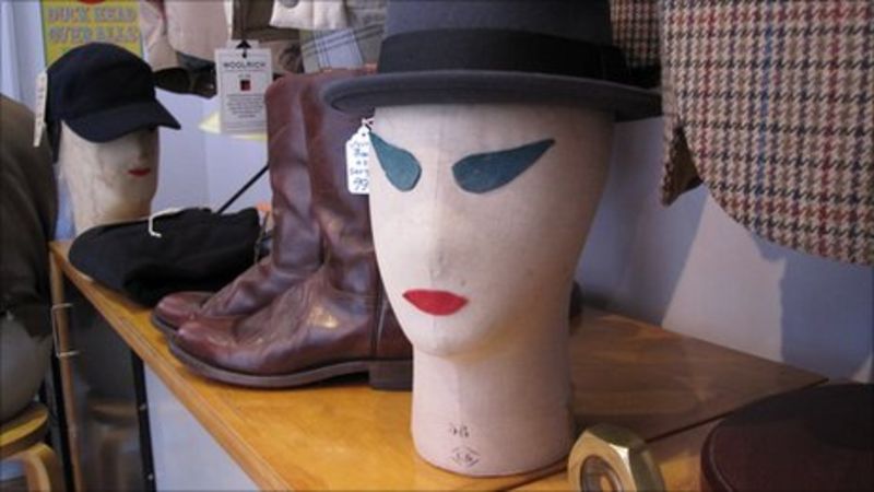 John Simons : can a boutique men's clothes shop thrive? - BBC News