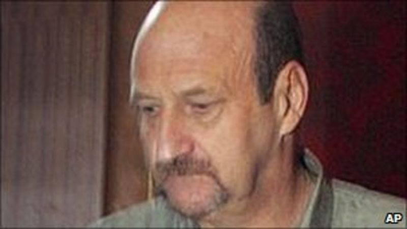 Robert Lund to face fresh trial over wife's death - BBC News