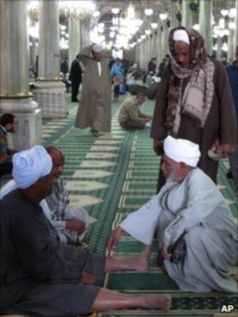Salafist groups find footing in Egypt after revolution - BBC News