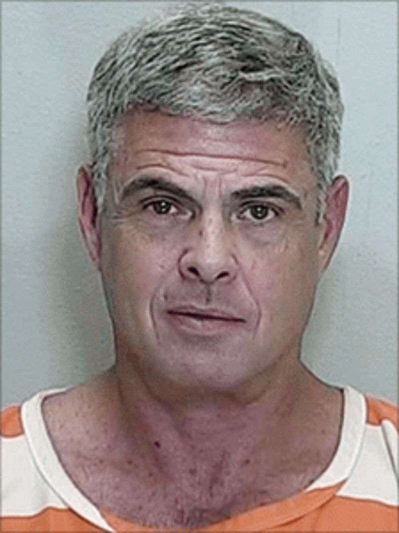 Former bank boss Lee Farkas guilty of fraud in US - BBC News