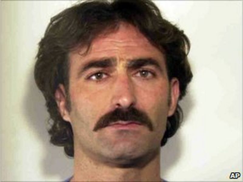 Italian police arrest 'mafia boss' in Puglia - BBC News