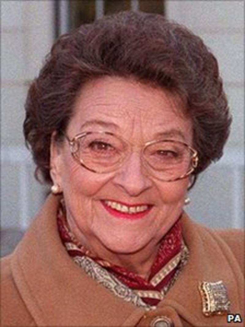 Obituary: Betty Driver - BBC News