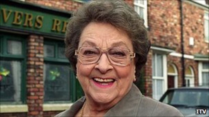 Funeral for Coronation Street's Betty Driver in Manchester - BBC News