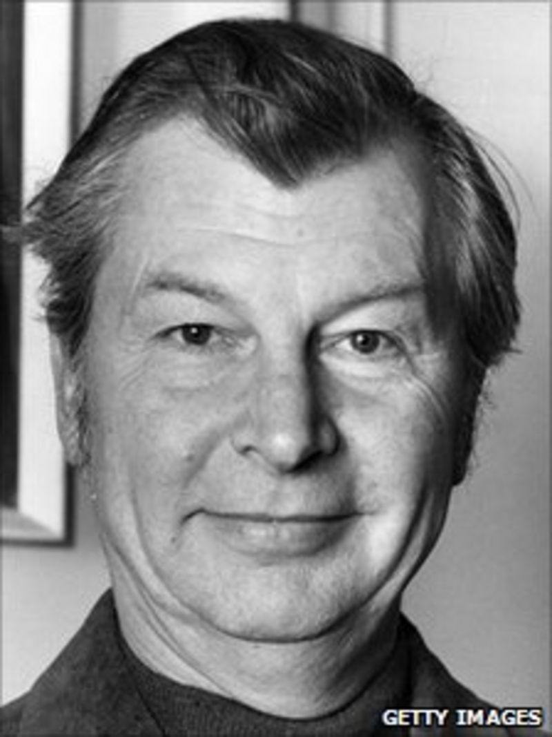 Obituary: Clive Dunn - BBC News