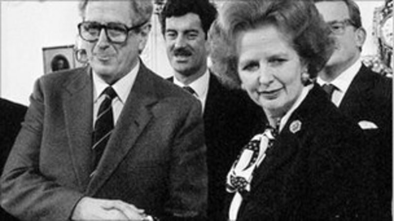 Former Irish prime minister Garret FitzGerald dies - BBC News