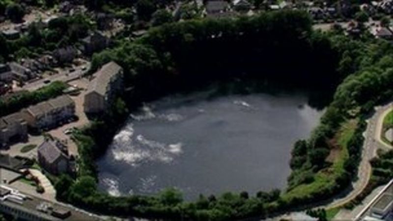 Water pumping work starts at Rubislaw Quarry in Aberdeen - BBC News