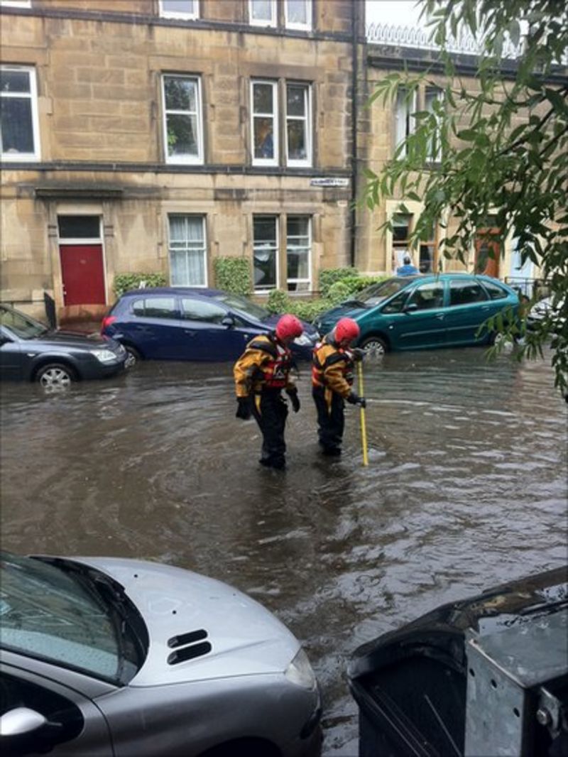 In Pictures: Edinburgh Flooding - BBC News