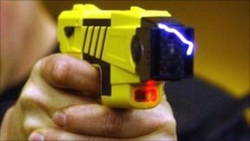 Taser gun used on man aged 82 during arrest in Northolt - BBC News