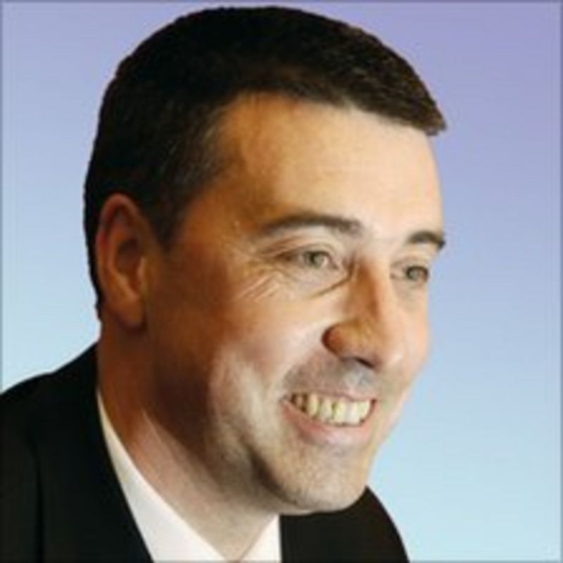 Nathan Bostock leaves RBS to join rivals Lloyds - BBC News