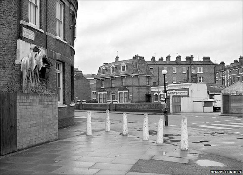 Then and now: Hackney revisited - BBC News