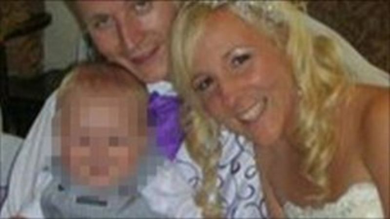 Jonathan and Emma Gray killed on Maldives honeymoon - BBC News