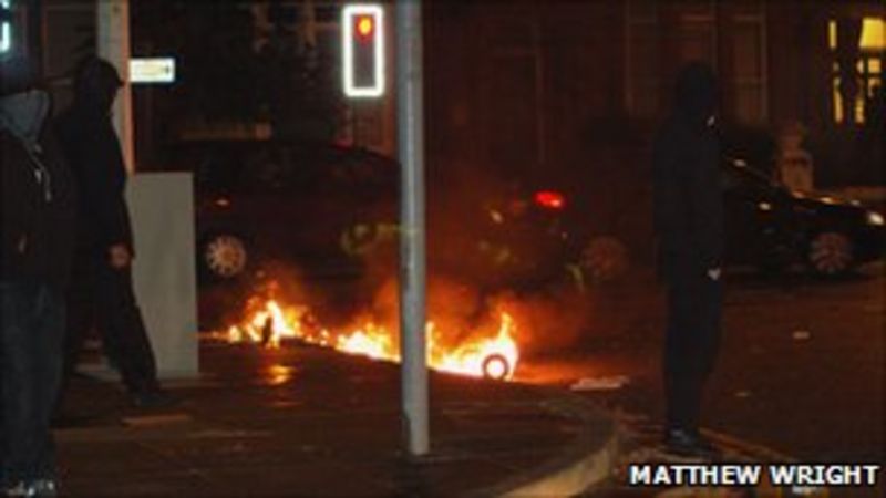 Riots: Violence flares in Liverpool for up to five hours - BBC News