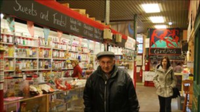 Maesteg's £2.5m market revamp to boost competition - BBC News