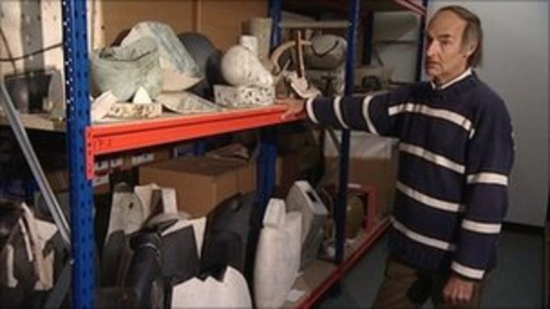 Anthony Shaw ceramics collection loaned to York Art Gallery - BBC News