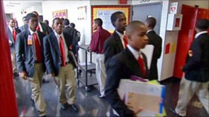 Success for a Chicago school in a poor neighbourhood - BBC News