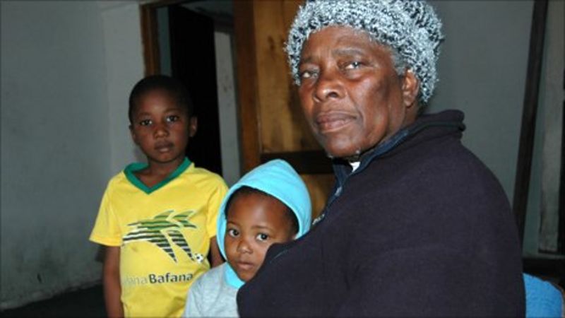 Is necklacing returning to South Africa? - BBC News