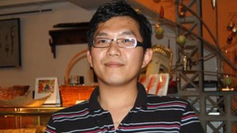 Malaysia's minorities fear Islamic law changes - BBC News