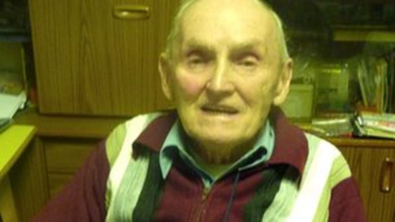 Original Straw Dogs extras 'shocked' by scenes - BBC News