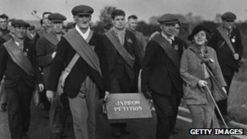 Jarrow marchers reach London's Trafalgar Square - BBC News