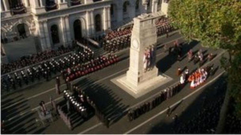 Remembrance Sunday: Queen leads tributes at Cenotaph - BBC News