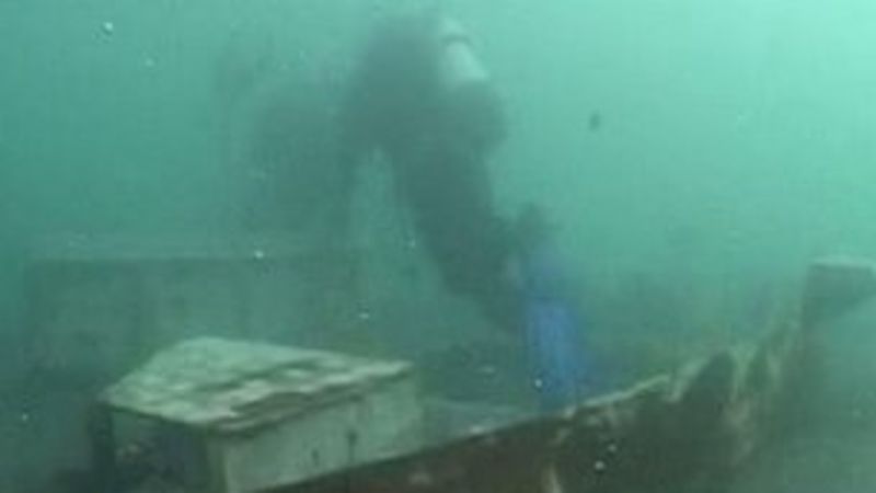 Fishing net blocking part of HMS Scylla wreck reef - BBC News