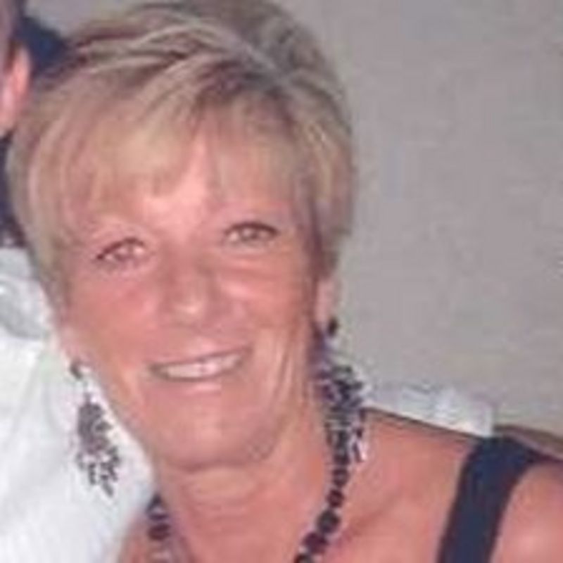 Lee Thompson jailed over Janet Graney Essex hotel murder - BBC News