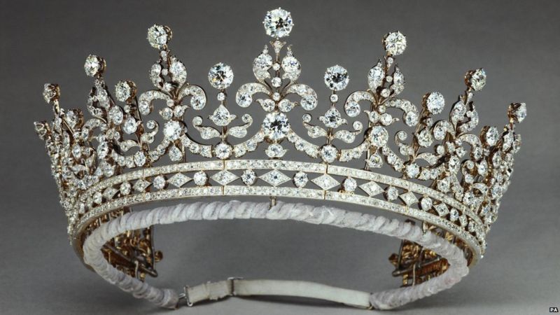 Pictures: Stunning Royal diamonds to go on display - BBC Newsround