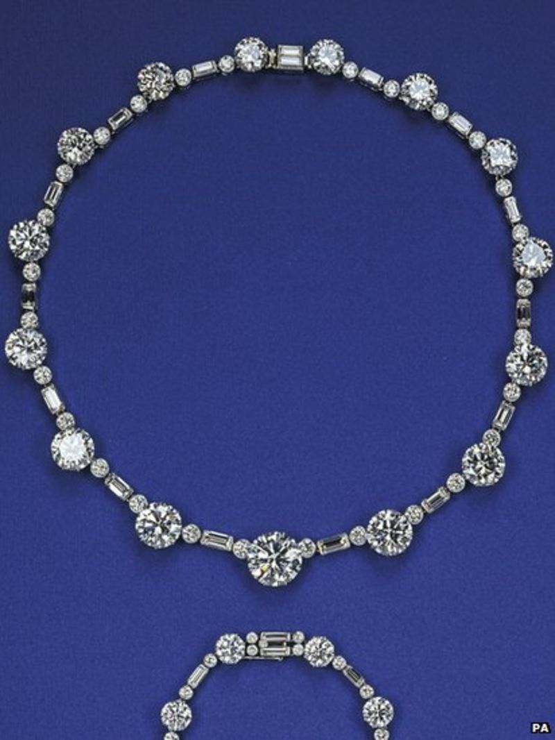Pictures: Stunning Royal diamonds to go on display - BBC Newsround