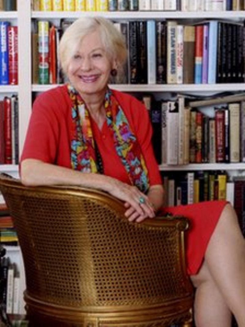 Ex Blue Peter editor Biddy Baxter honoured in Leicester - BBC News