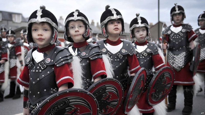 In pictures: Up Helly Aa - BBC News