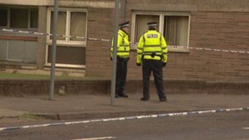 Attack on man in Paisley treated as attempted murder - BBC News