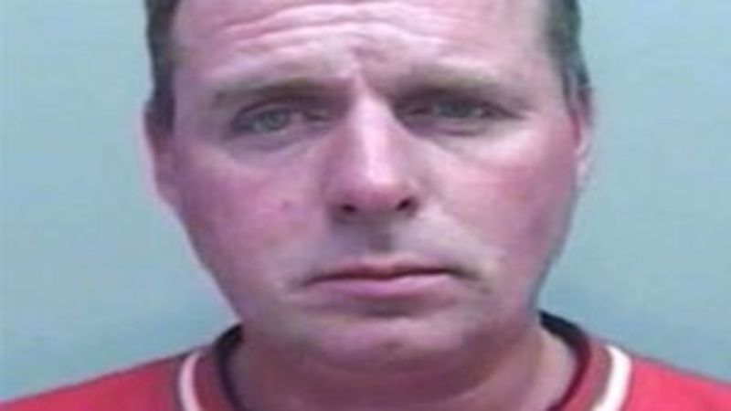 Vicar murder suspect Stephen Farrow 'seen in Hastings' - BBC News