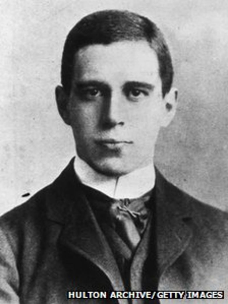 Antarctic mission: Who was Captain Lawrence Oates? - BBC News