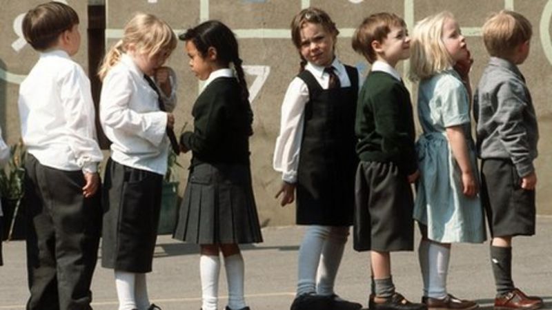 Primary school pupil numbers soaring - BBC News