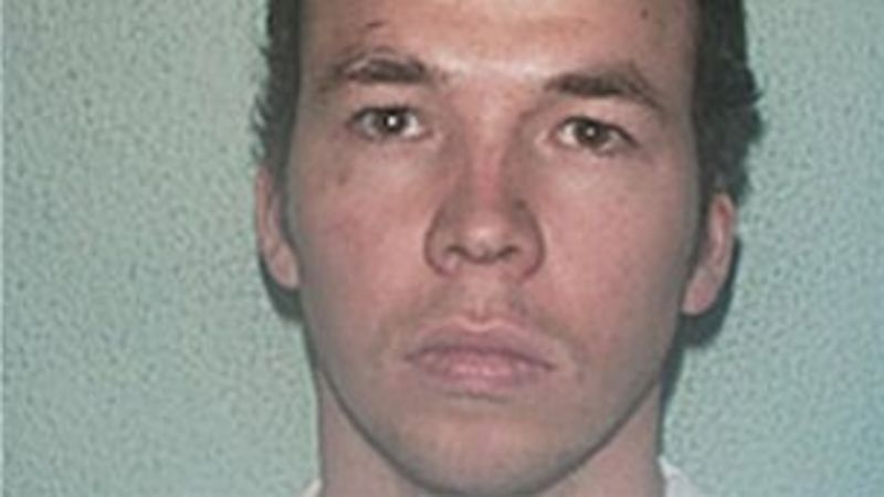 Prison officers sue over Joe Farnan escape in London - BBC News