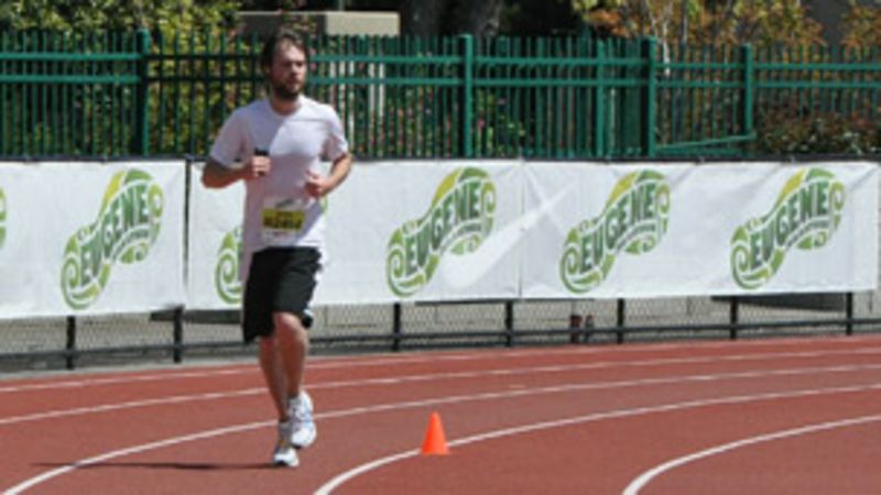 Could you run a marathon without training? - BBC News