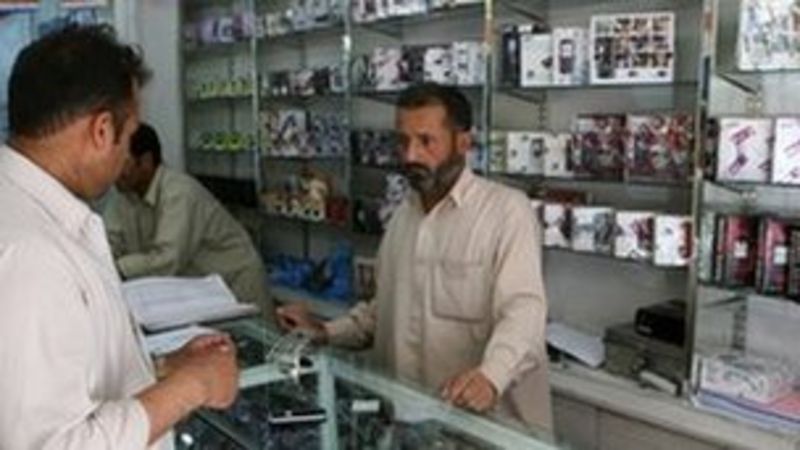 Afghan Taliban use phones for propaganda - BBC News